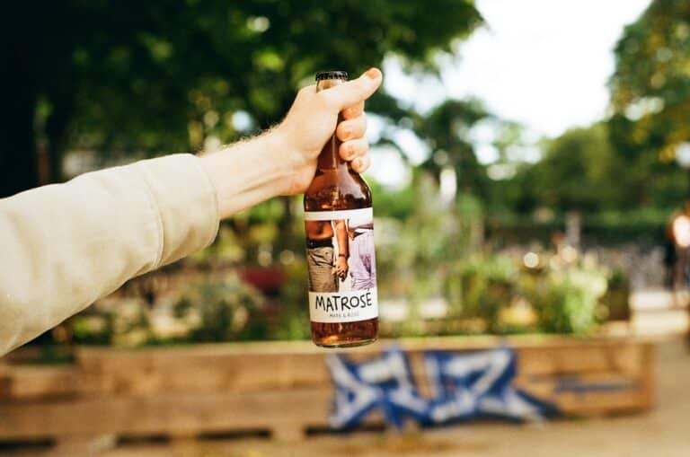 Beste Etikette: Der Mix-Drink Matrosé mit neuen Fotografien › PAGE online