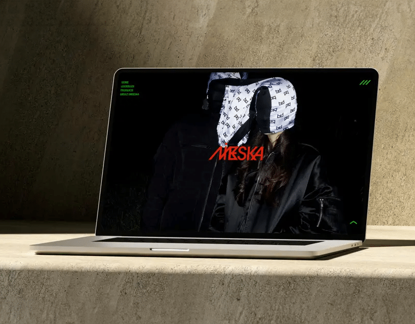 MIKESKA › PAGE online